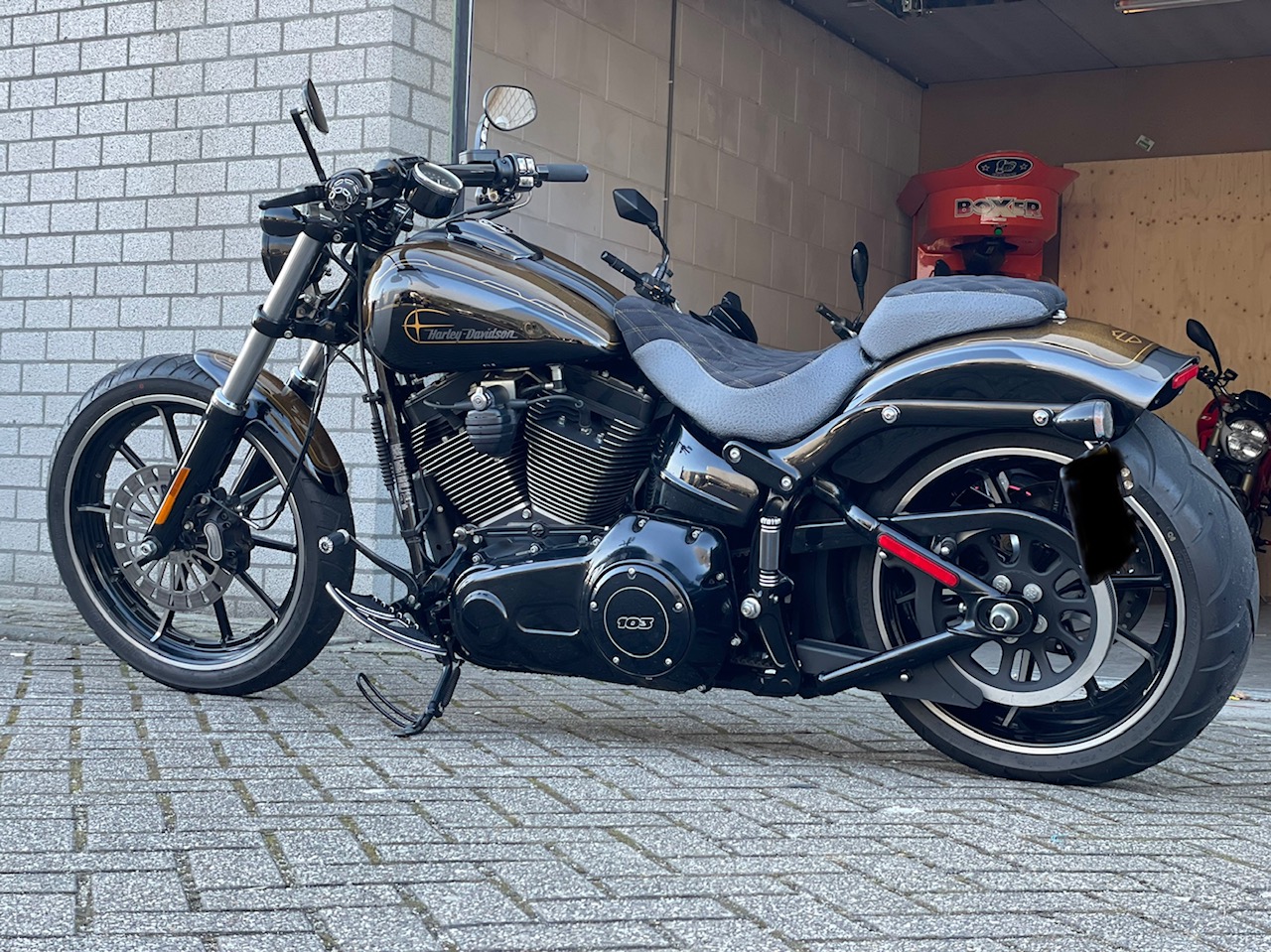 Harley davidson chopper % Harley davidson 103 FXSB softail break out